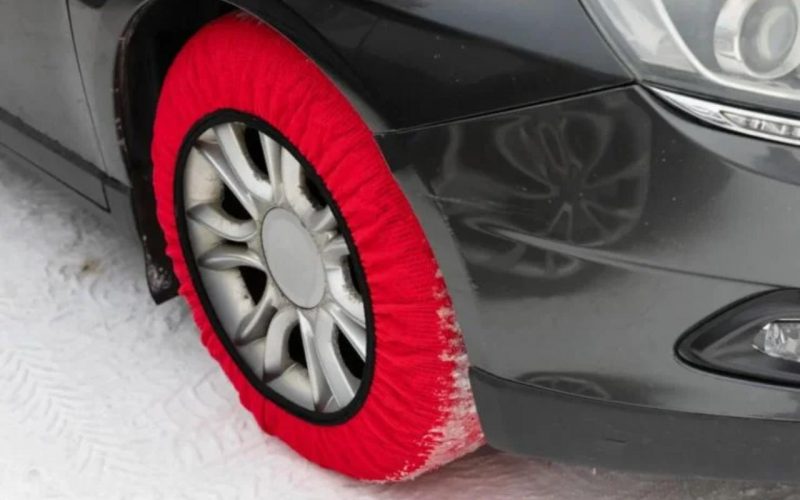 Calze da neve: cosa sono, quali scegliere e cosa dice il Codice della ...